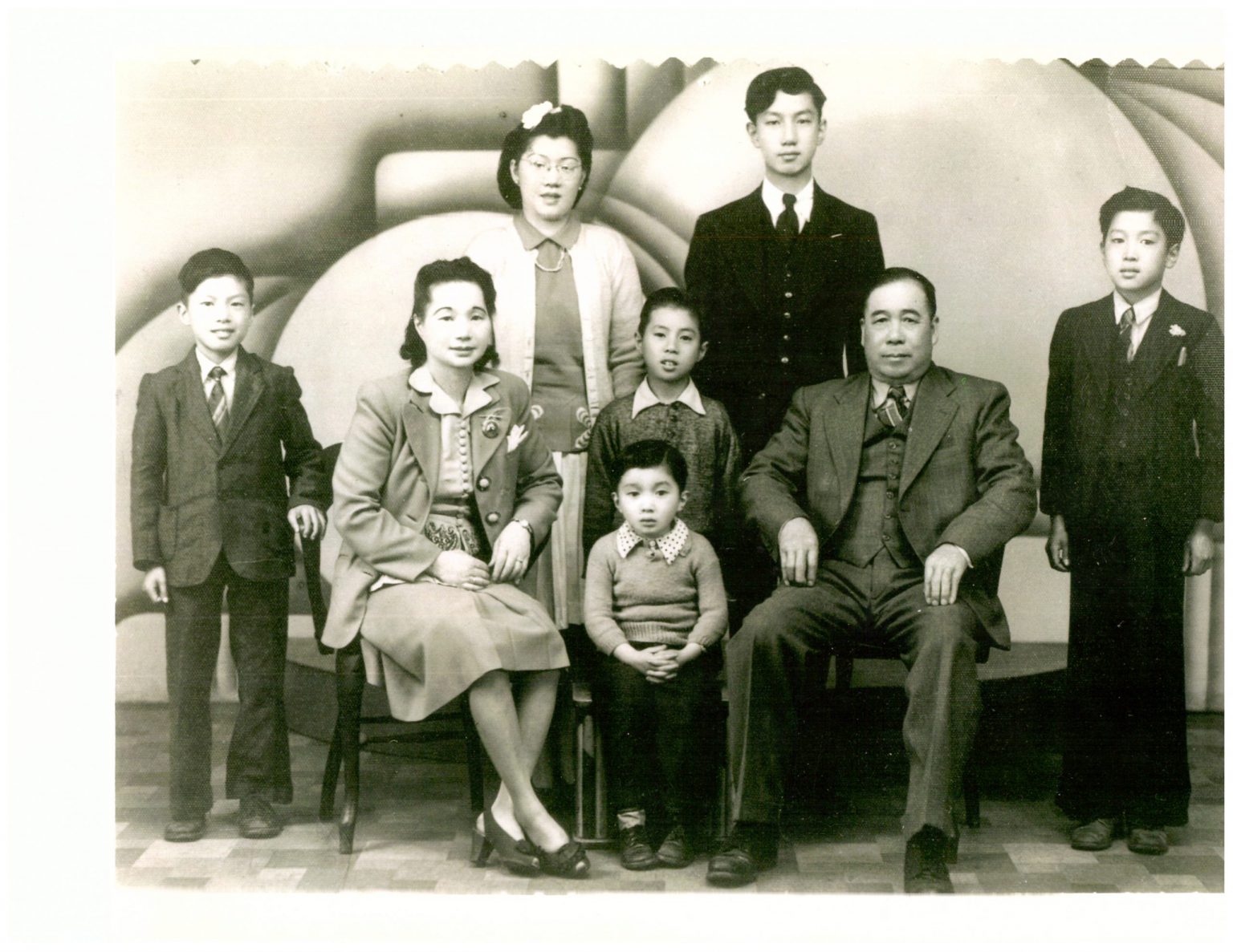 Yee Family – Immigrant Parents and 1st generation (1) | Ricepaper Magazine